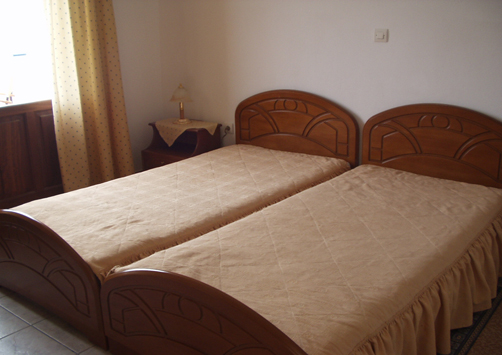 ΕΝΟΙΚΙΑΖΟΜΕΝΑ ΔΩΜΑΤΙΑ ΣΙΓΡΙ ΜΥΤΙΛΗΝΗ - AIOLIS APARTMENT - 4ty.gr
