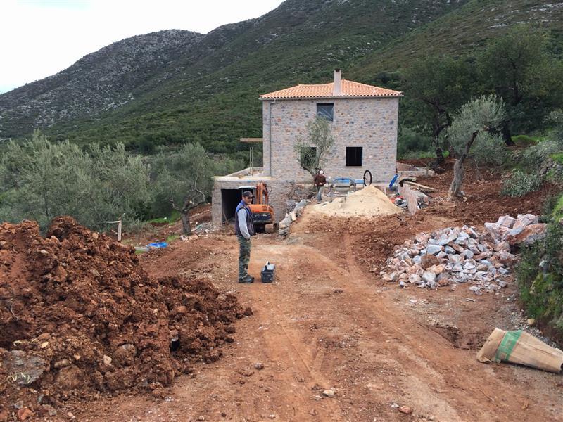 ΕΡΓΟΛΑΒΟΙ - ΠΕΤΡΙΝΕΣ ΚΑΤΑΣΚΕΥΕΣ ΑΡΑΧΩΒΑ ΒΟΙΩΤΙΑ - ΠΕΤΡΙ - 4ty.gr