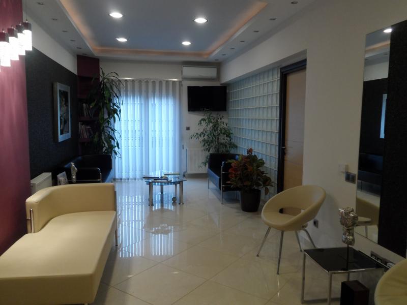 ΟΥΡΟΛΟΓΟΙ – ΧΕΙΡΟΥΡΓΟΙ – ΑΝΔΡΟΛΟΓΟΙ - ΟΥΡΟΛΟΓΟΣ ΘΕΣΣΑΛ - 4ty.gr