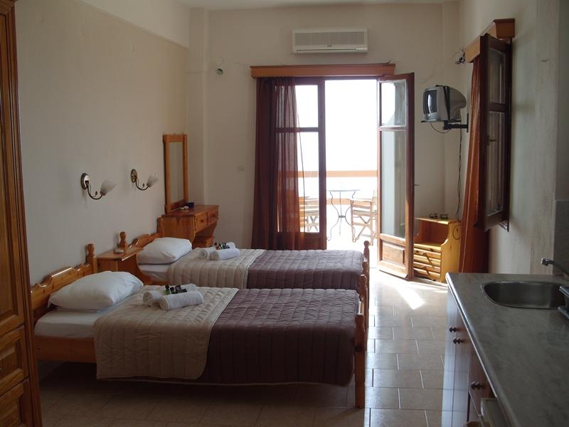 ROOMS TO LET – APPARTMENTS - ΙΚΑΡΙΑ HOLIDAYS - IKARIA R - 4ty.gr