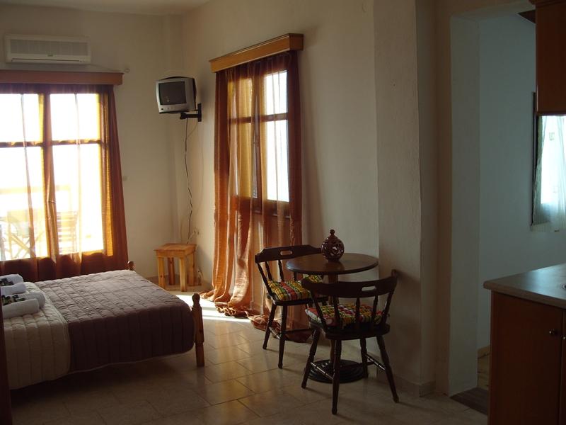 ROOMS TO LET – APPARTMENTS - ΙΚΑΡΙΑ HOLIDAYS - IKARIA R - 4ty.gr