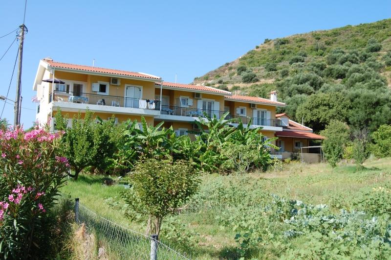 ΕΝΟΙΚΙΑΖΟΜΕΝΑ ΔΩΜΑΤΙΑ ΑΡΓΟΣΤΟΛΙ ΚΕΦΑΛΟΝΙΑ - ΔΙΑΜΕΡΙΣΜΑΤ - 4ty.gr