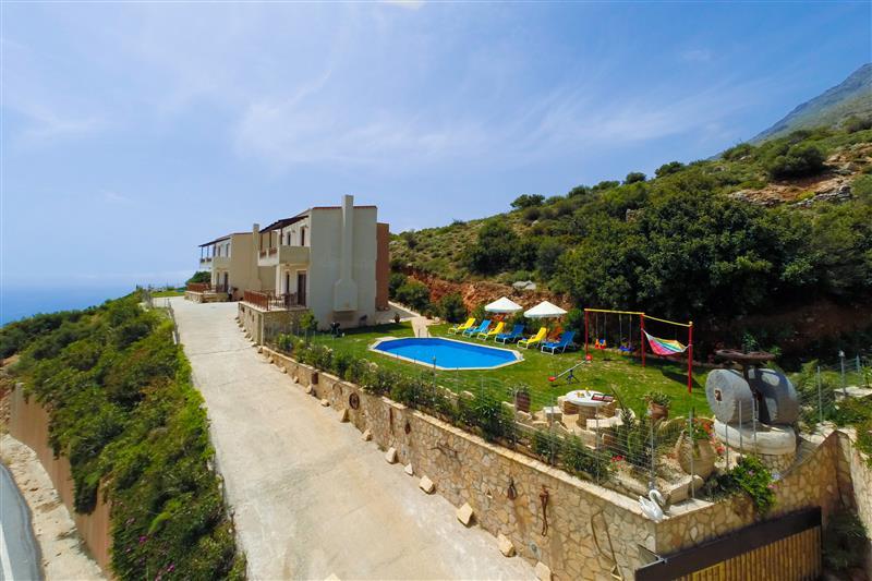 ΕΝΟΙΚΙΑΖΟΜΕΝΕΣ ΒΙΛΕΣ - ΤΡΙΟΠΕΤΡΑ VILLAS - ΒΙΛΑ ΡΕΘΥΜΝΟ - 4ty.gr