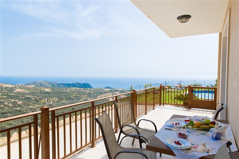 ΕΝΟΙΚΙΑΖΟΜΕΝΕΣ ΒΙΛΕΣ - ΤΡΙΟΠΕΤΡΑ VILLAS - ΒΙΛΑ ΡΕΘΥΜΝΟ - 4ty.gr