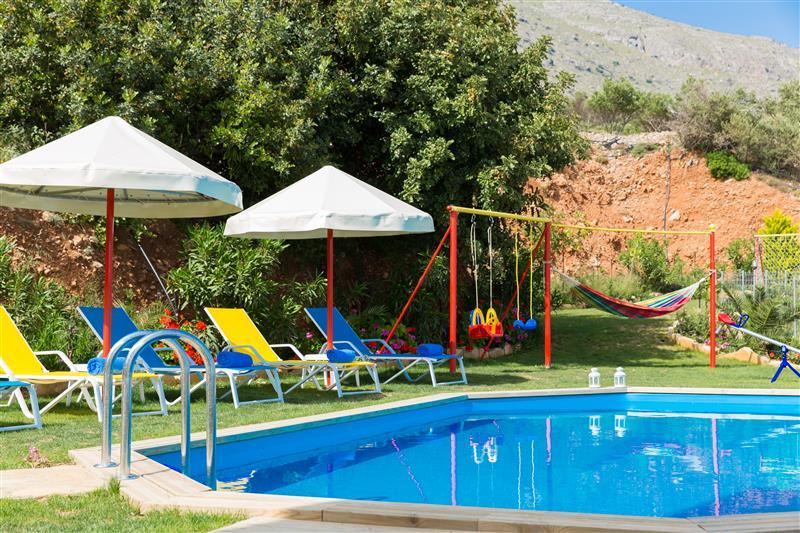 ΕΝΟΙΚΙΑΖΟΜΕΝΕΣ ΒΙΛΕΣ - ΤΡΙΟΠΕΤΡΑ VILLAS - ΒΙΛΑ ΡΕΘΥΜΝΟ - 4ty.gr