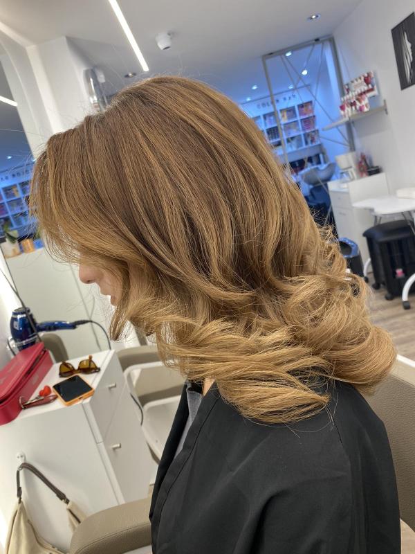 Κομμωτήριο Κολωνάκι Αττική | AR Hair & Nail Spot - Φωτογραφίες