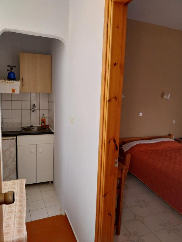 ΕΝΟΙΚΙΑΖΟΜΕΝΑ ΔΩΜΑΤΙΑ – ΚΑΤΟΙΚΙΕΣ - MELTEMI APARTMENTS - 4ty.gr