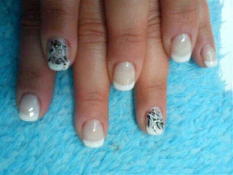 ΜΑΝΙΚΙΟΥΡ ΠΕΝΤΙΚΙΟΥΡ ΛΑΡΙΣΑ - IVANA NAIL - 4ty.gr
