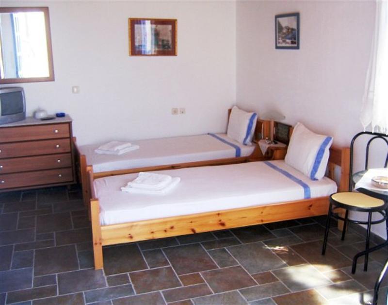 ΕΝΟΙΚΙΑΖΟΜΕΝΑ ΔΩΜΑΤΙΑ – ΚΑΤΟΙΚΙΕΣ - FLORA ROOMS - ΕΝΟΙ - 4ty.gr