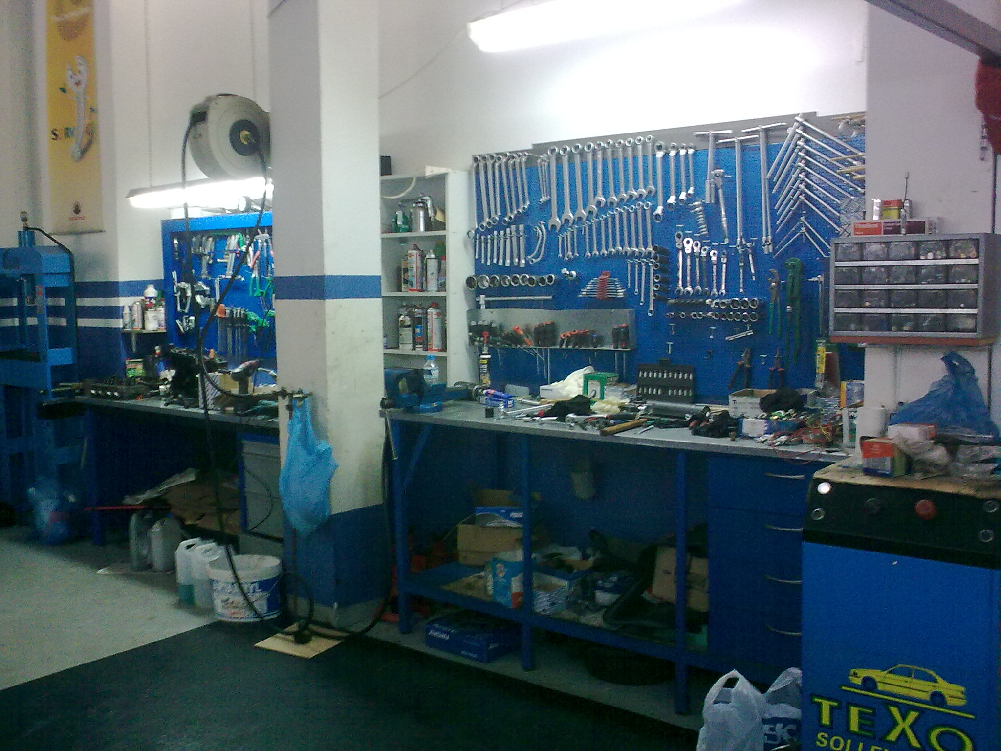 AUTO SERVICE - ΣΥΝΕΡΓΕΙΟ ΑΥΤΟΚΙΝΗΤΩΝ ΧΙΟΝΟΑΛΥΣΙΔΕΣ ΥΜΗΤ - 4ty.gr